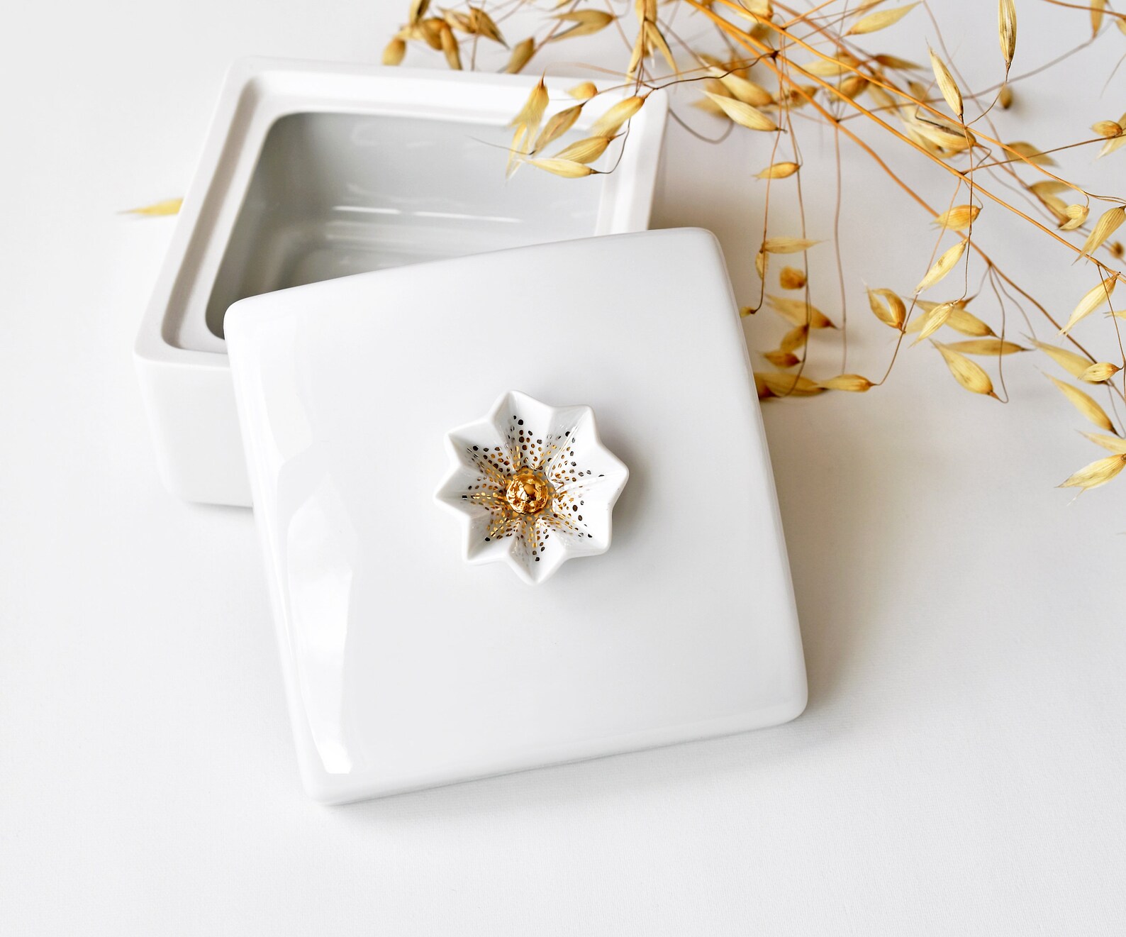 White Porcelain Jar Ceramic Jewelry Box Porcelain Dose Gold - Etsy