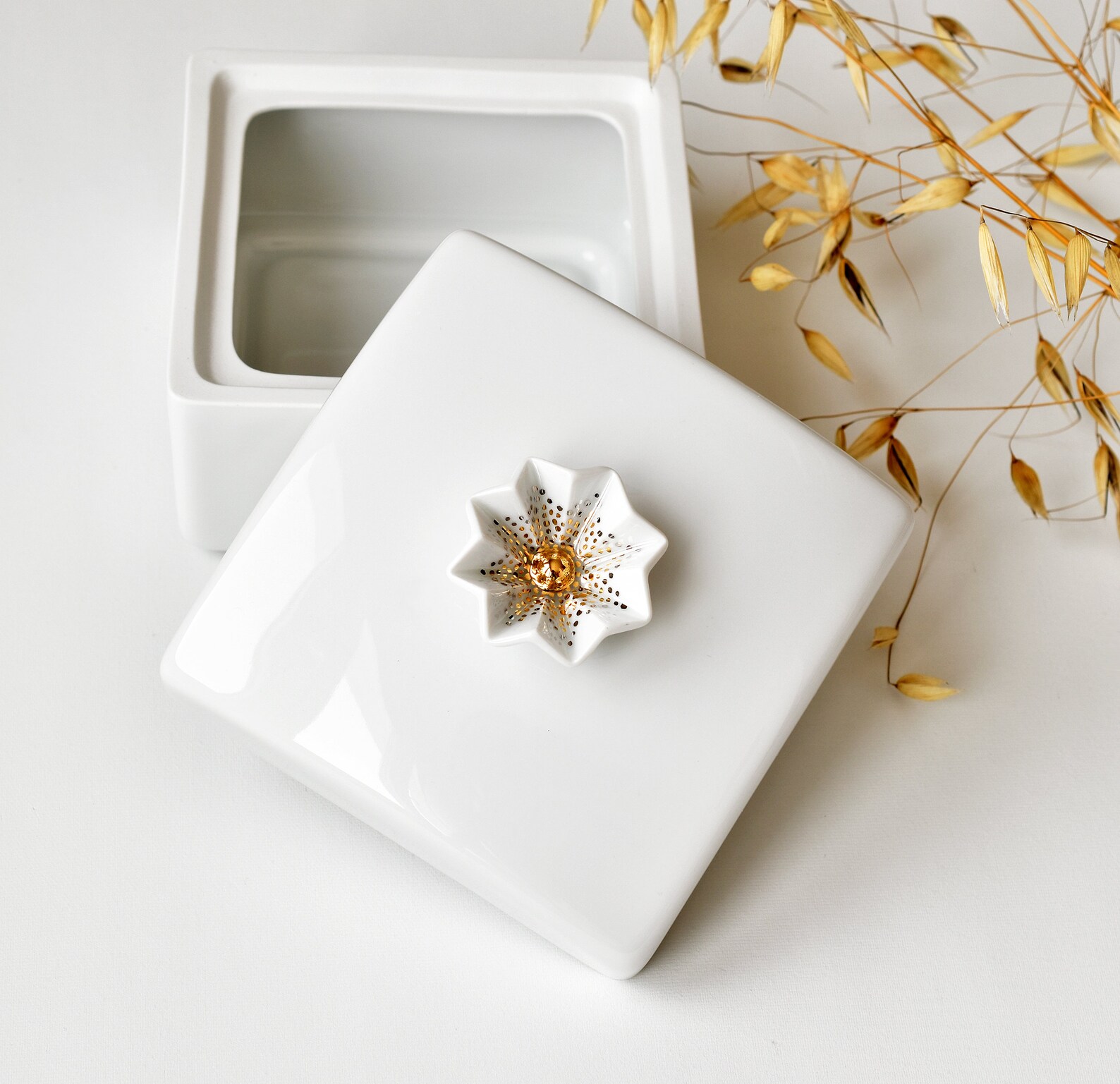 White porcelain jar Ceramic jewelry box Porcelain dose Gold | Etsy