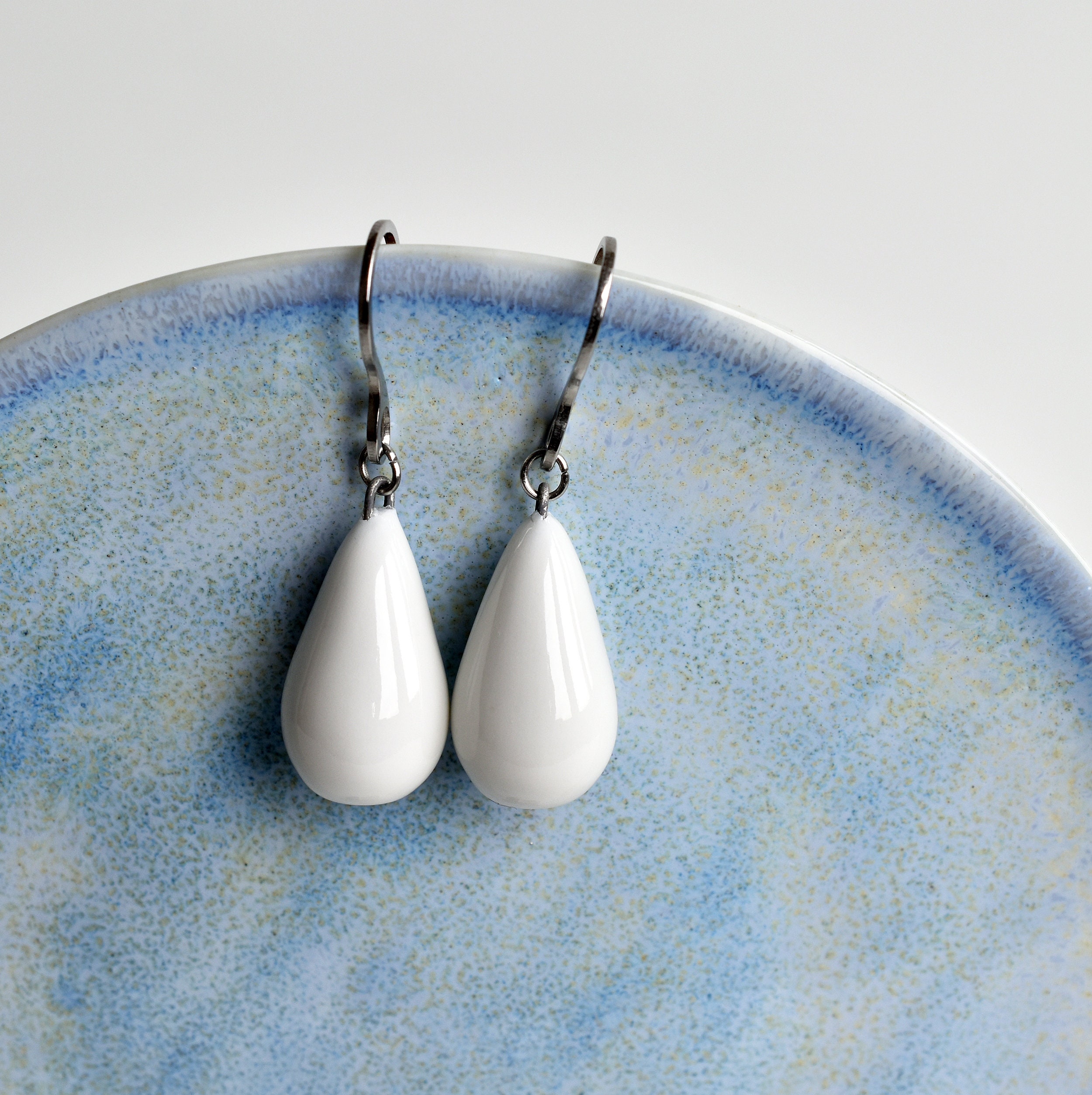 Dangle and Drop Earrings Simple, Dangle and Drop Earrings White, Tear ...