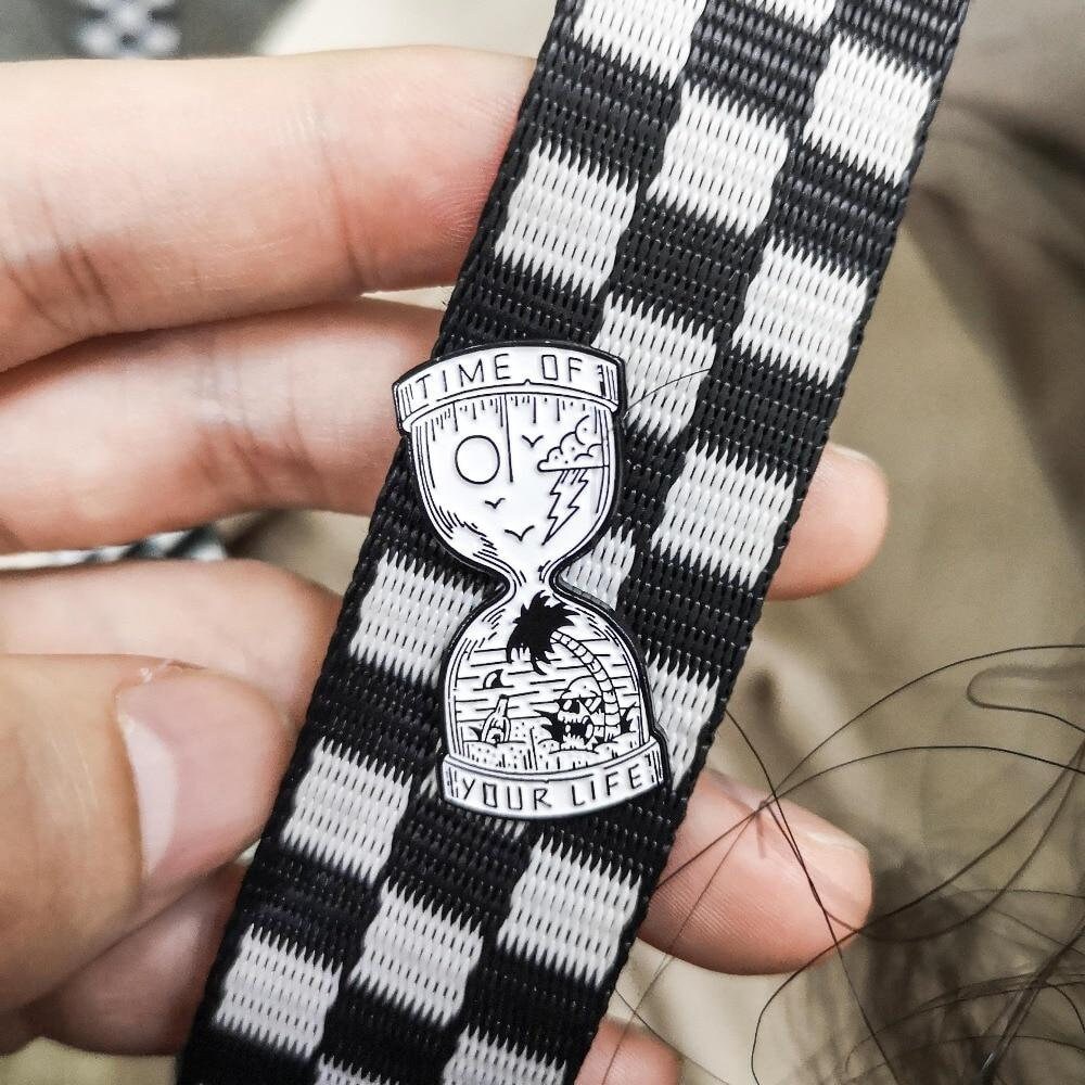 Sand Clock Hourglass time of Your Life Enamel Pin - Etsy