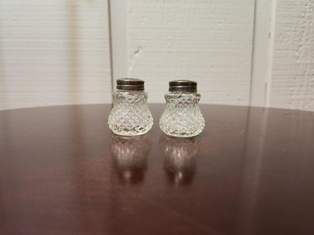 Small Glass Salt and Pepper Shakers, Crystal Diamond Cut Design, Round ...