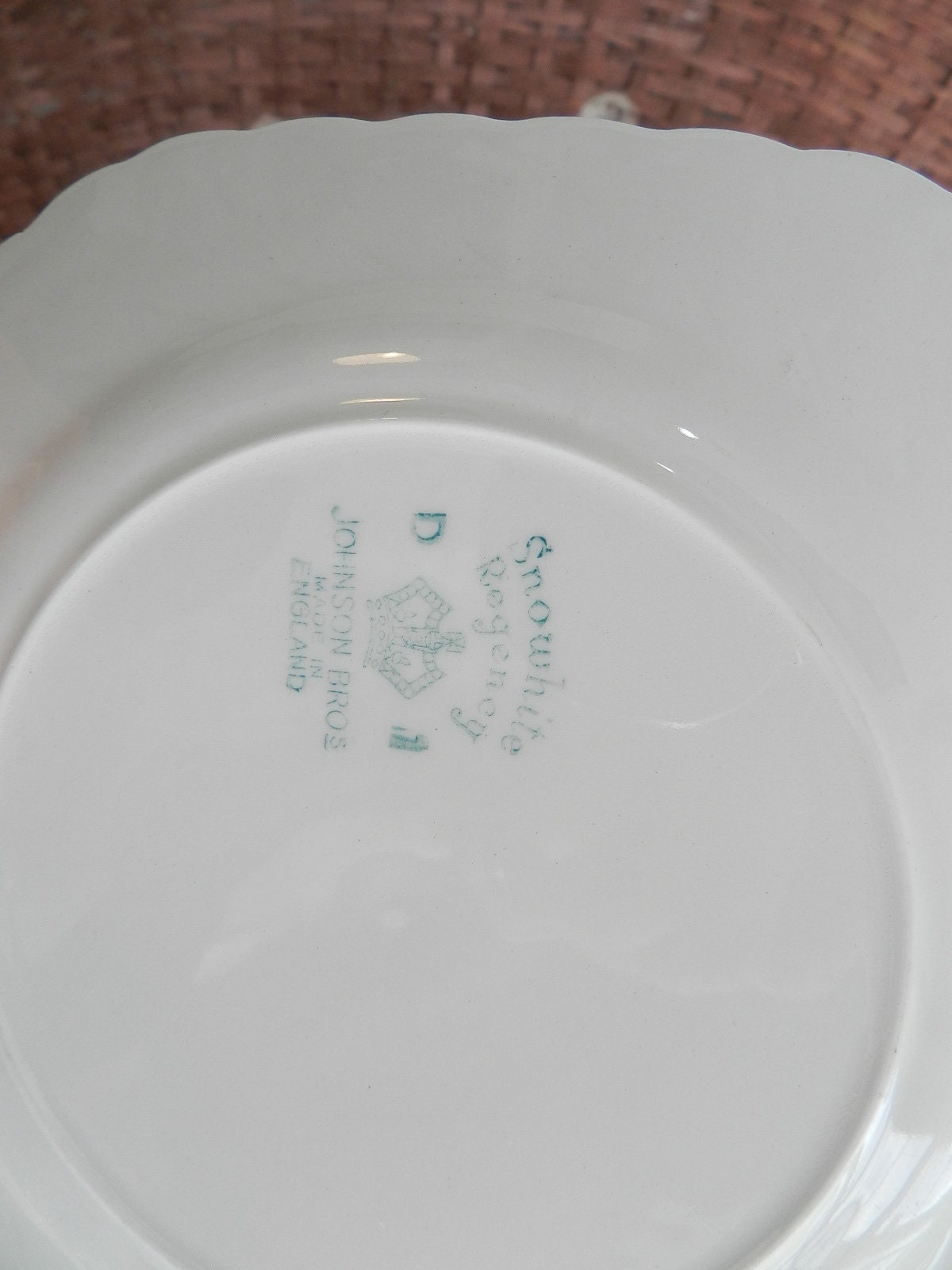 3 SNOW WHITE REGENCY/ 6 3/4 Across Center - Etsy
