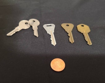 Vintage 1982 Toy Car Key Chrysler Kidco Inc lock Ups Belongs to the ...