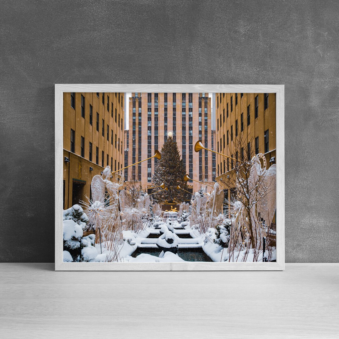 Rockefeller Christmas Tree Print, Seasonal Home Decor, New York Snow ...