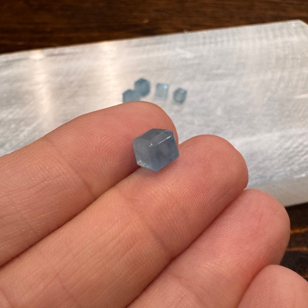 Tiny Aquamarine Cubes | Crystal Cubes | Aquamarine | Tiny Crystals ...