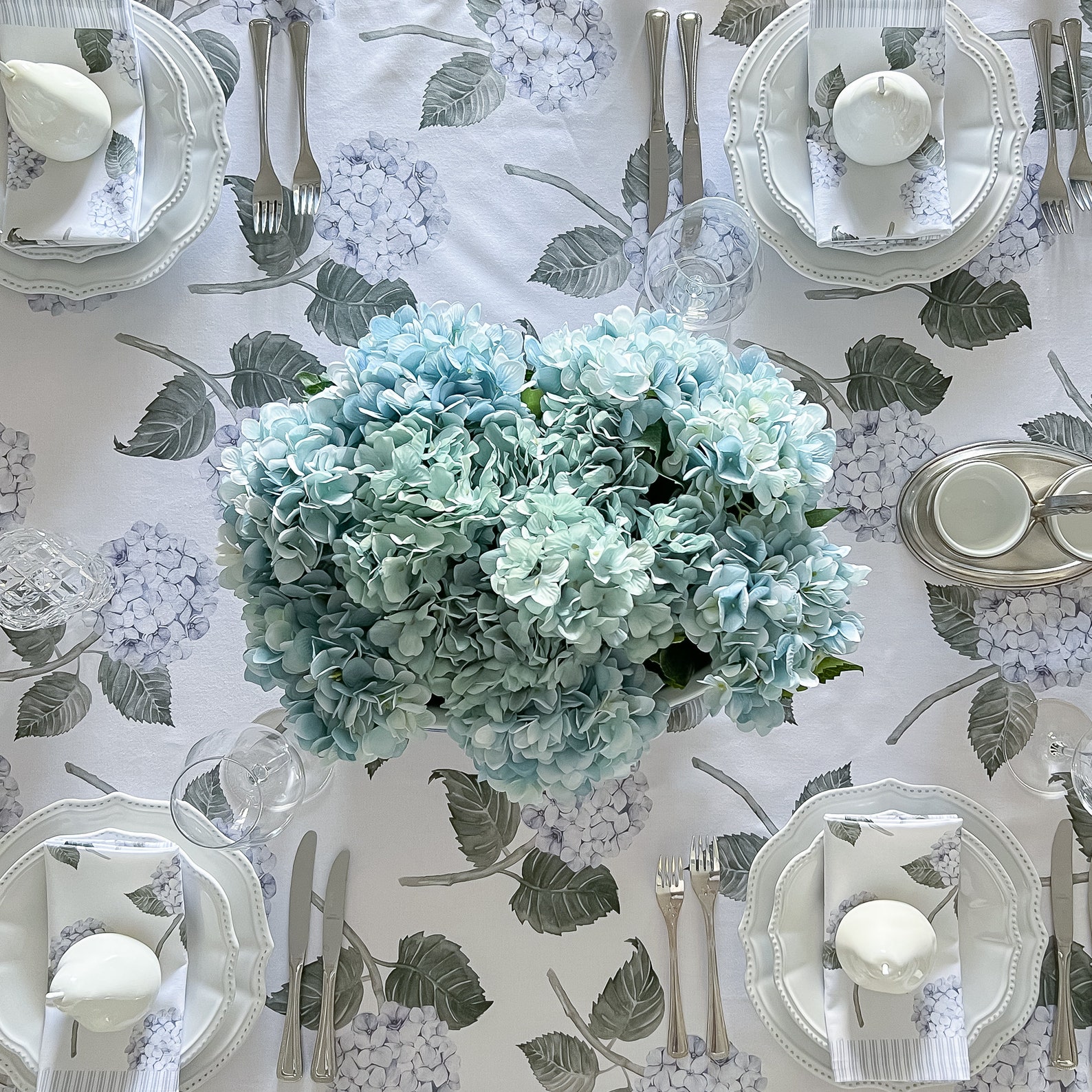 Blue Hydrangea Flower Tablecloth, Floral Table Cloth for Entertaining ...