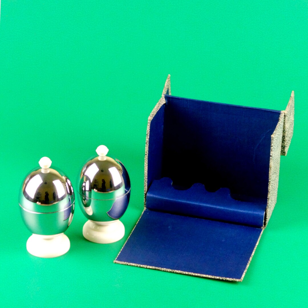 Vintage Chrome & Bakelite Egg Cups - Heatmaster Retro Kitchen - Made in ...