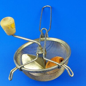 Vintage Manual Tomato Press Vintage Metal Fruit Press Retro Kitchen ...