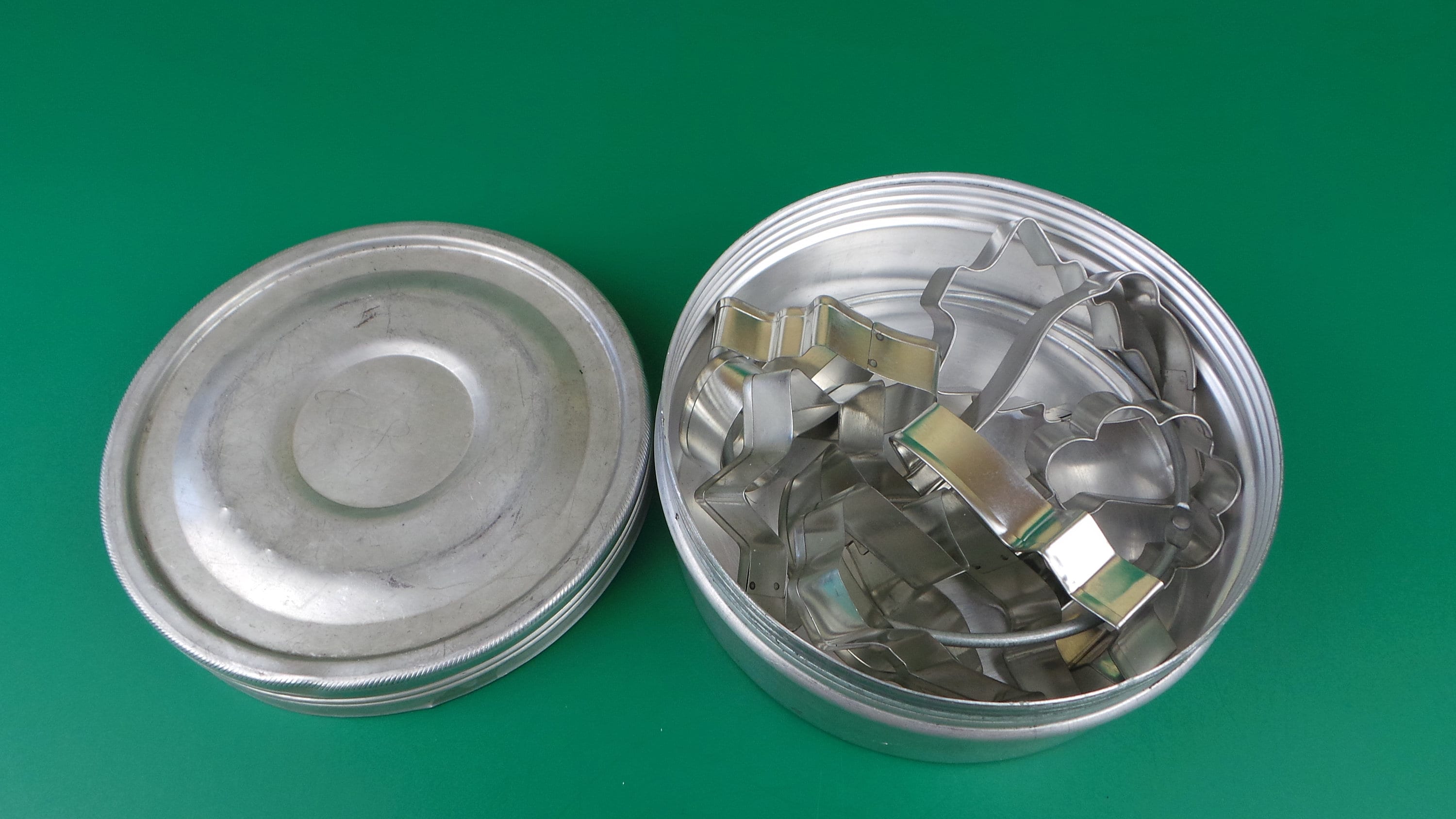 Vintage Cookie Cutter Set Complete in Round Aluminum Box Retro Kitchen ...
