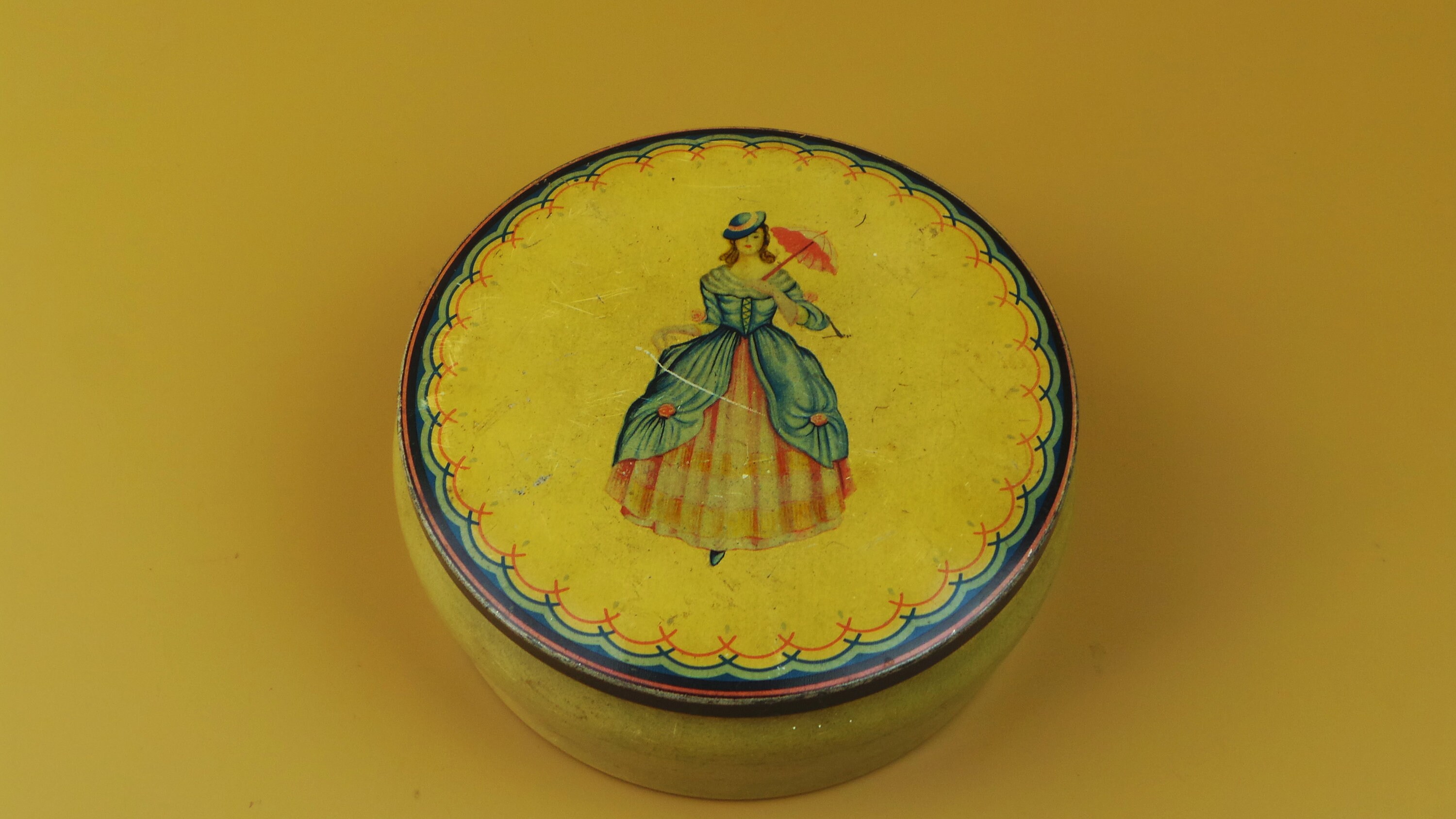 Vintage Round Tin Box Retro Round Metal Container - Etsy