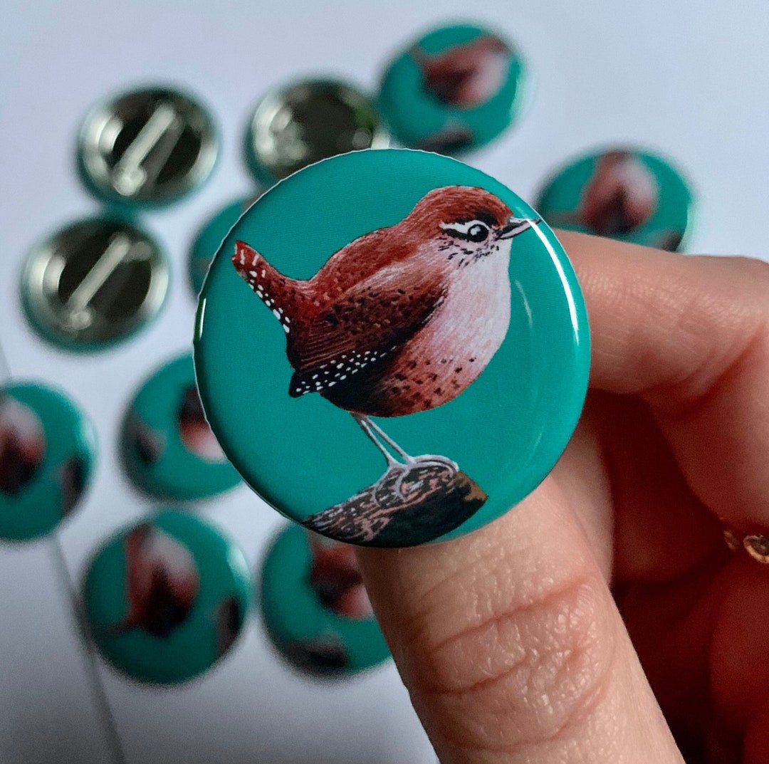 Wren Button Badge // 32mm Round Bird Badge - Etsy