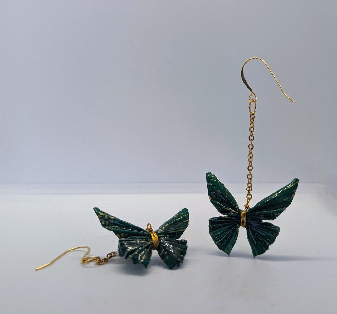蝶々 緑に金の和柄-japanese Origami Butterfly Gold Wagara on Green Pattern Yuzen ...