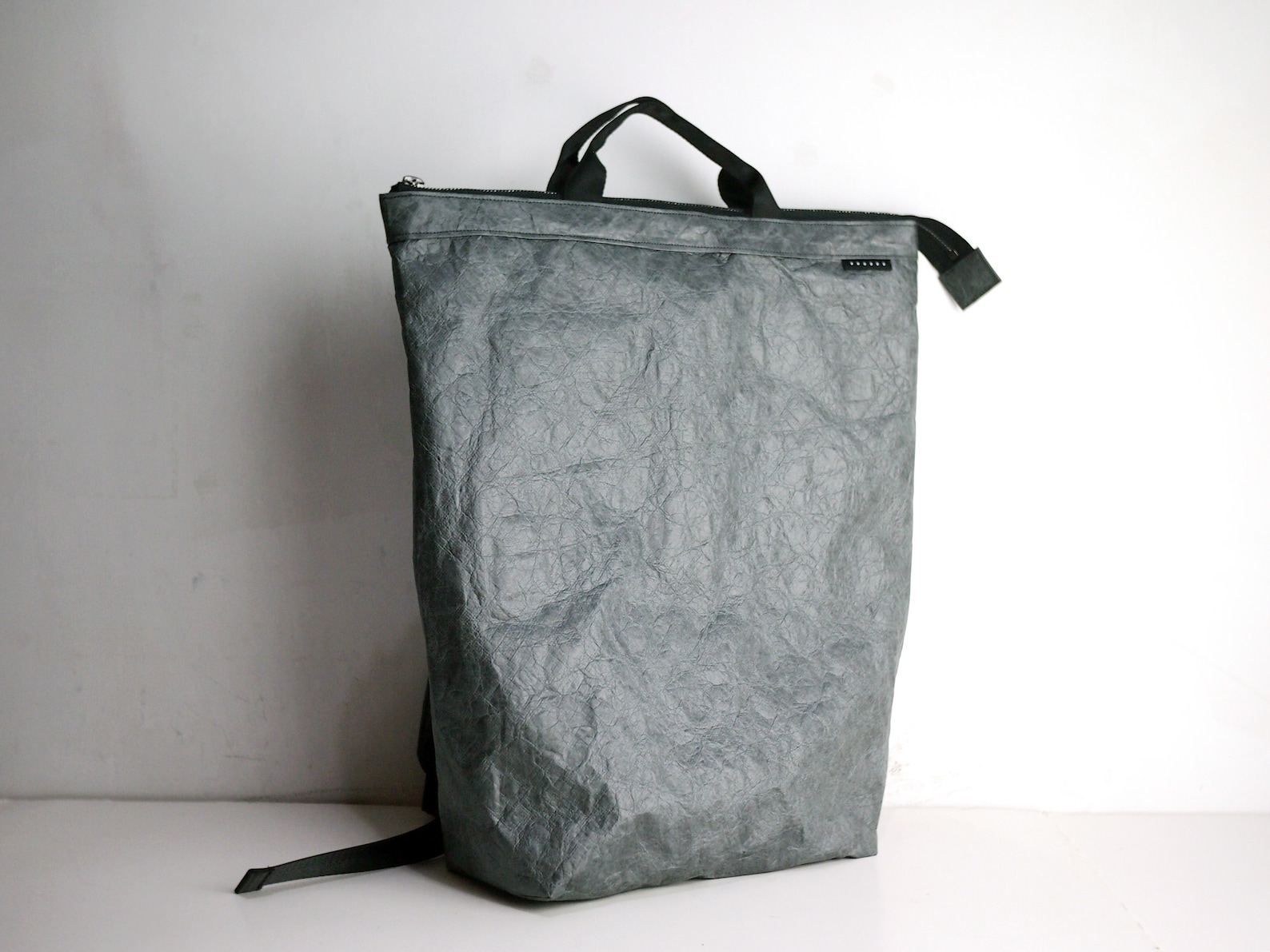 Tyvek® 2 Way Convertible (2 in 1) Backpack Handbag Tote Bag Silver Gray ...