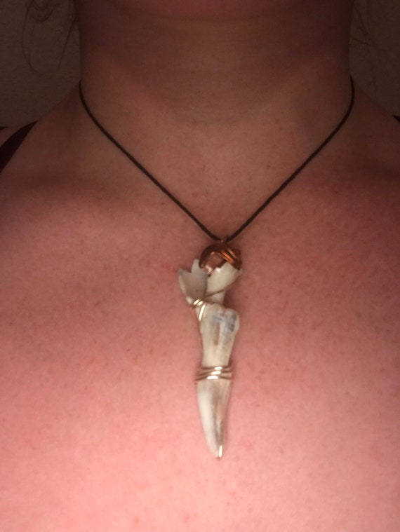 Simple gran caparazón y collar de cordón | Etsy