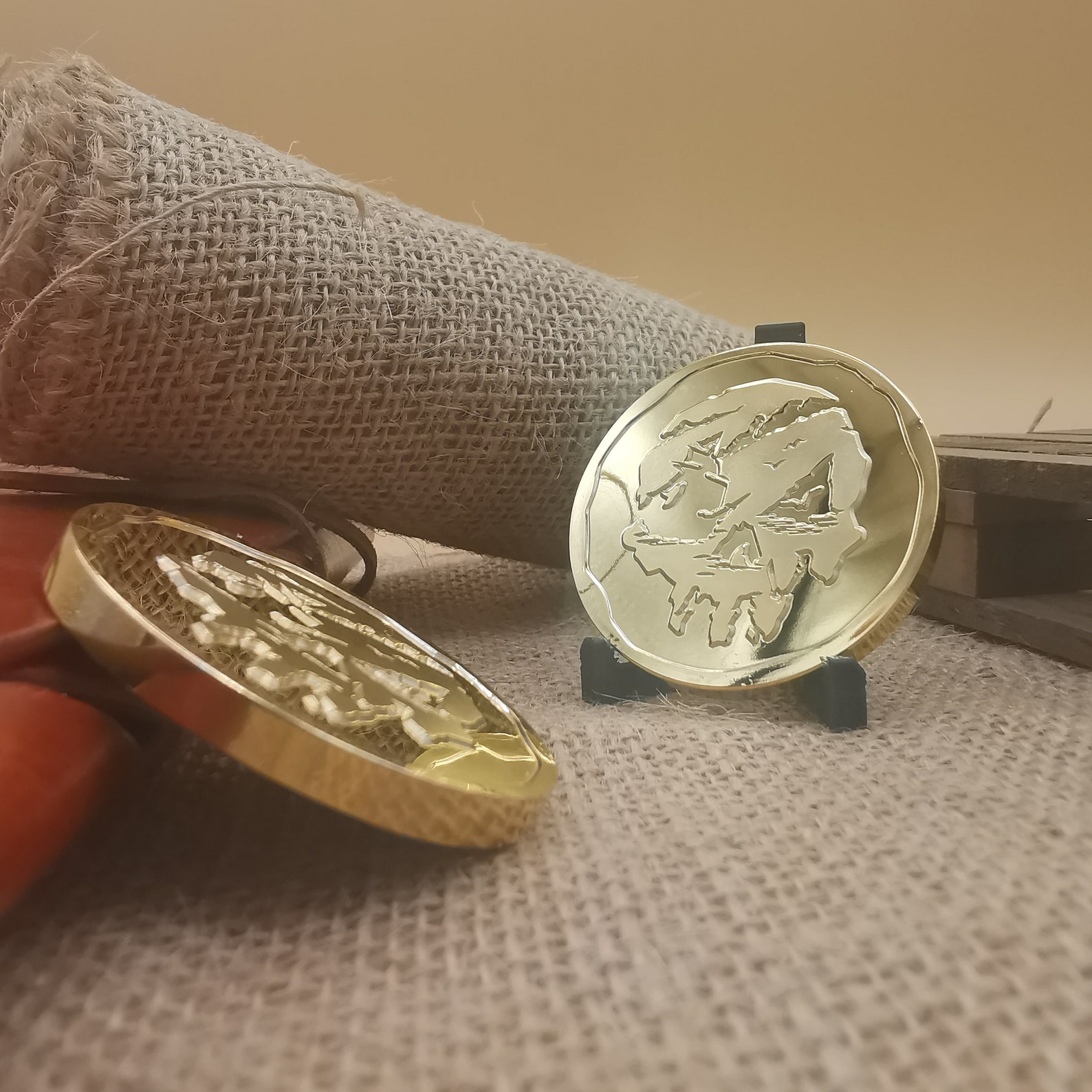 Sea of Thieves Coin in 24K GOLD - Etsy