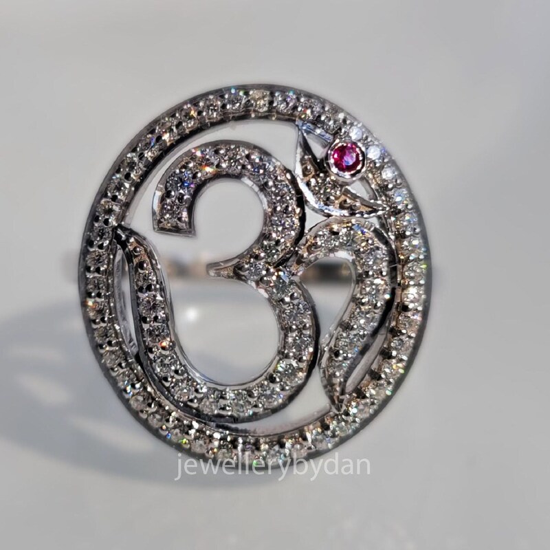 Om Symbol - Etsy