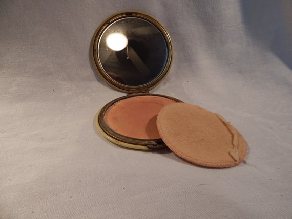 Vintage Bakelite Cosmetics Compact - Gem