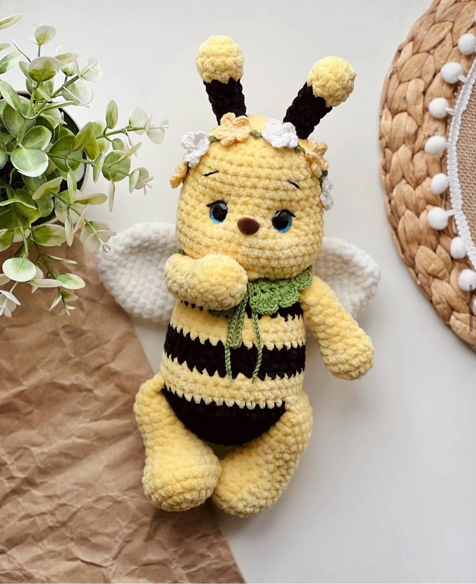 Crochet Pattern Bee in English/pdf, Amigurumi Be Pattern, Bumblebee ...