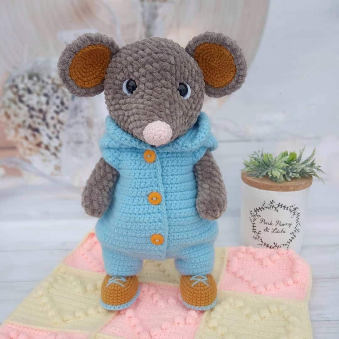 Amigurumi Crochet Pattern - Mouse in Overalls - Crochet Pattern Mouse ...