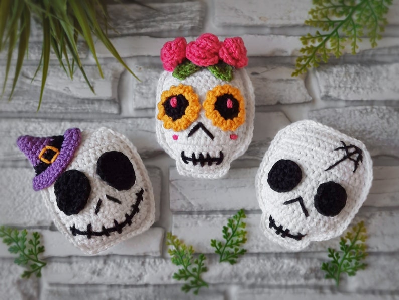 Set of Crochet Pattern Crochet SKULL Halloween Keychains - Etsy