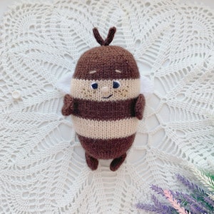 Bee Knitting Pattern, Knit Bumblebee, Soft Toy, Spring Decorating, DIY ...