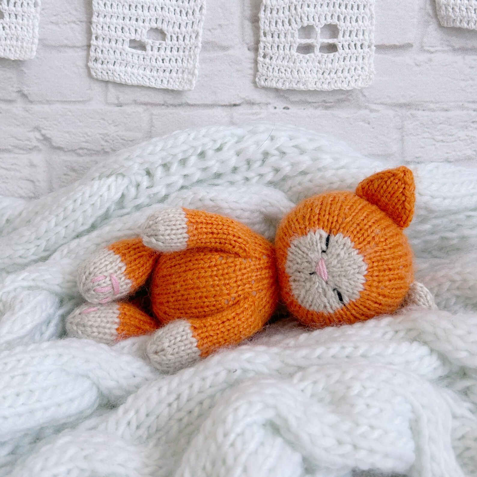 Sleeping Kitten Knitting Pattern, Birthday Gift, Little Ginger Cat, DIY ...