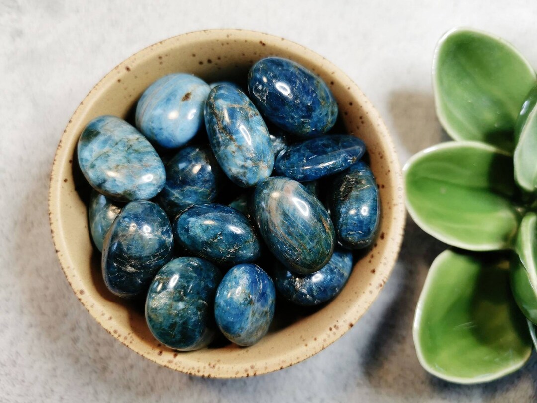 Blue Apatite Tumble - Tumbled Apatite Crystal - Apatit Tumlad - Blue ...
