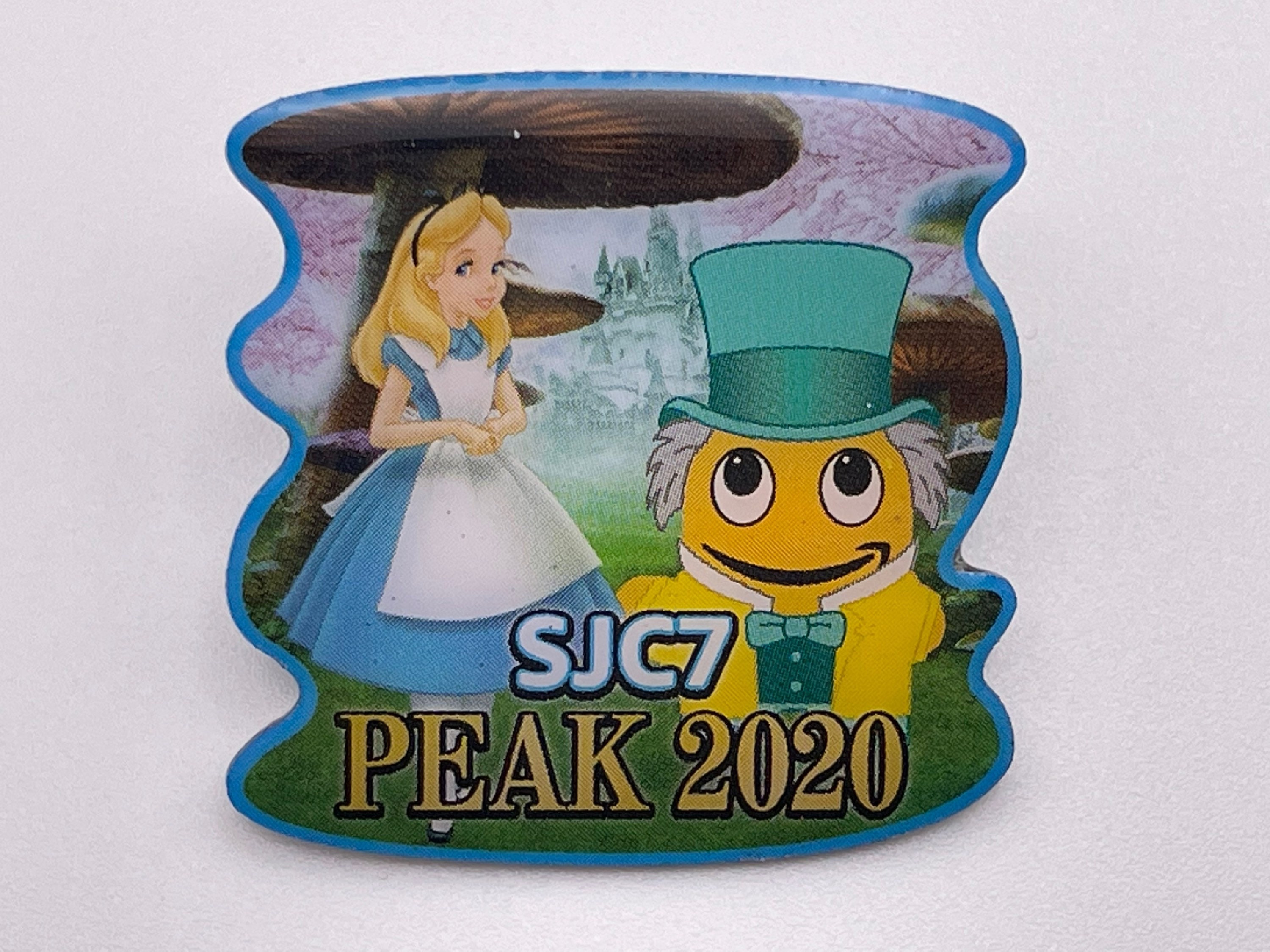 Amazon Peccy Pin Alice in Wonderland Peak - Etsy