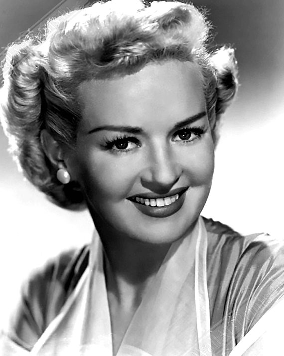 Betty Grable Poster Voluptuous Sex Goddess Vintage Photo - Etsy