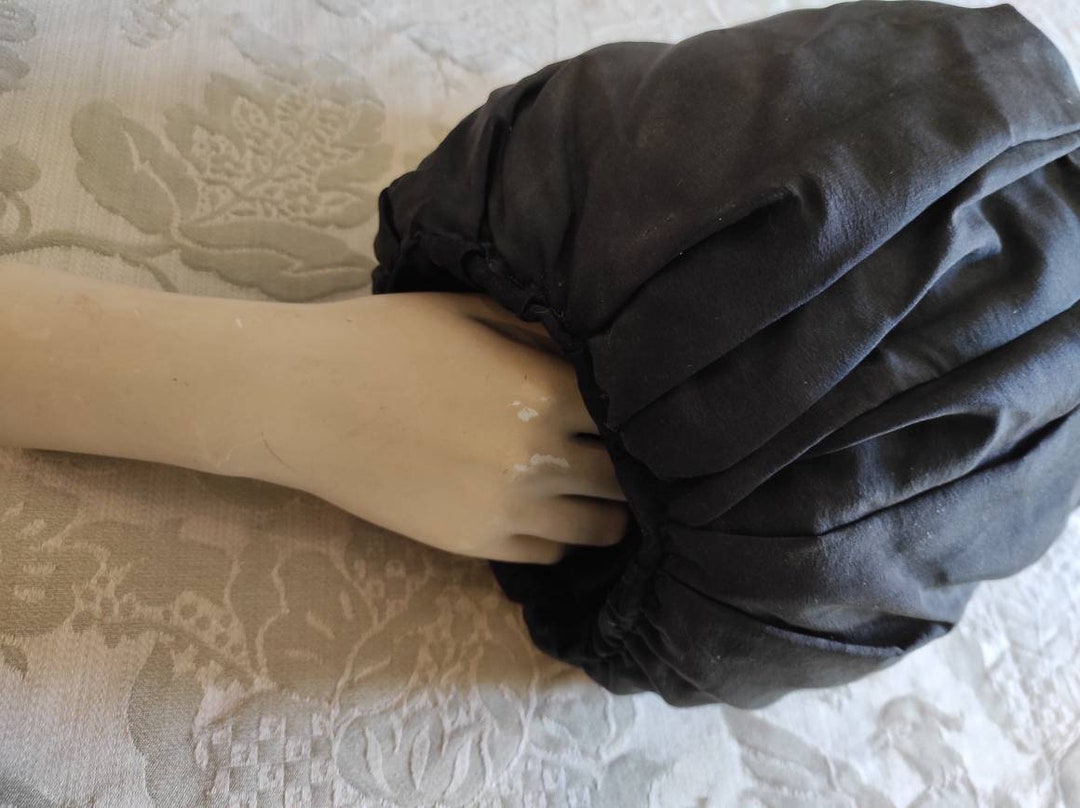 French Vintage Muff in Black Silk and Feathers - Etsy