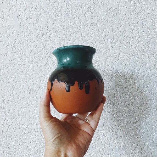Round Pottery Vase - Etsy