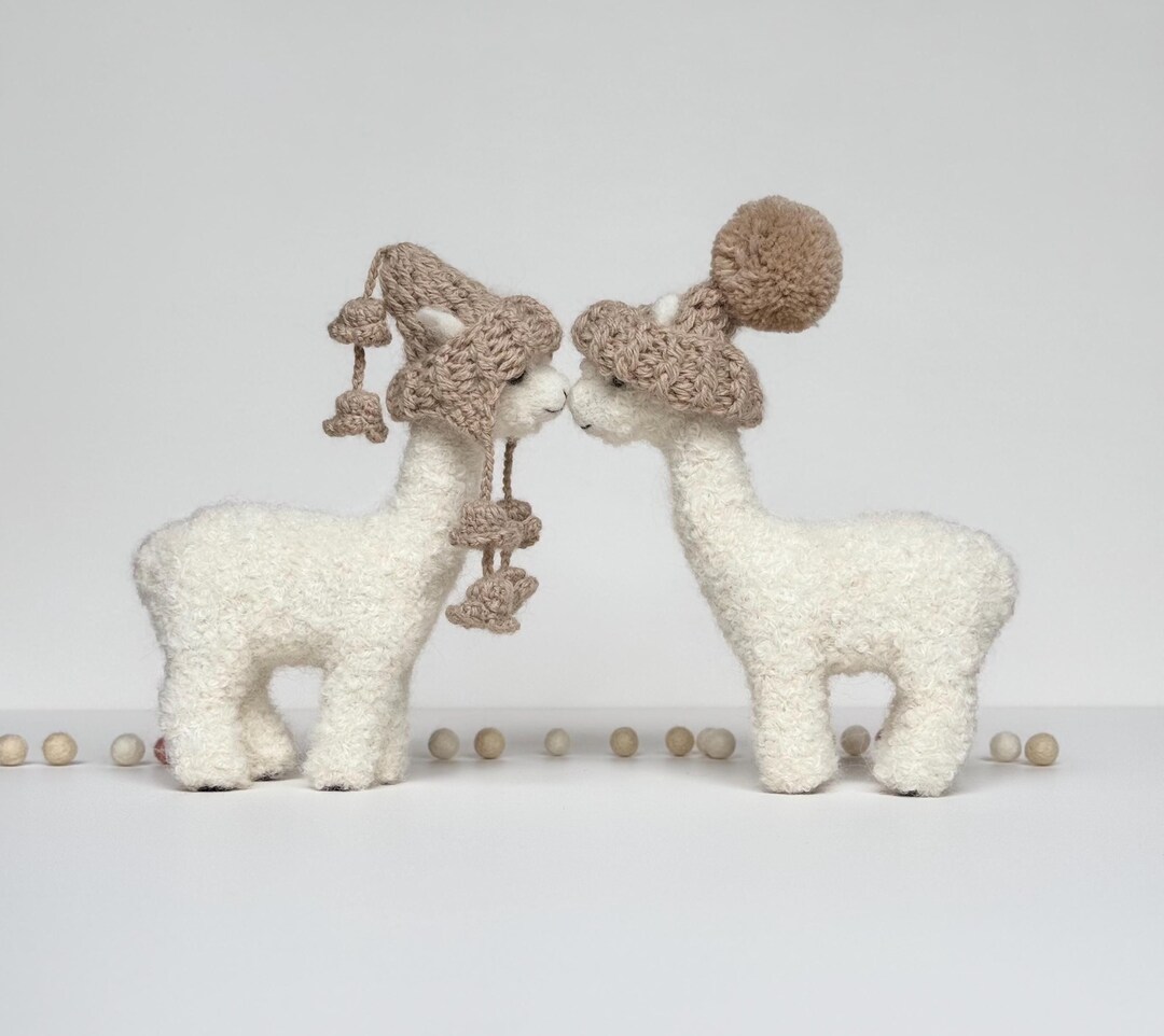 Alpacas in Love Figurines Handmade Needle Felted Alpaca Couple ...