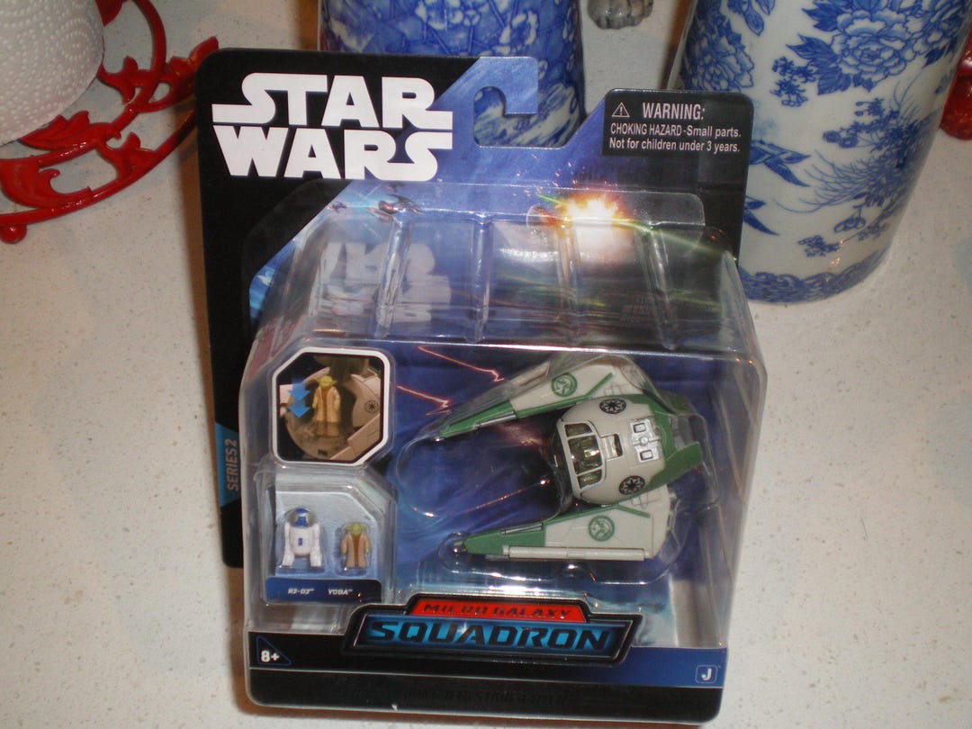 NIP Micro Galaxy Squadron Yoda's Jedi Starfighter #0032 W/2 Micro ...