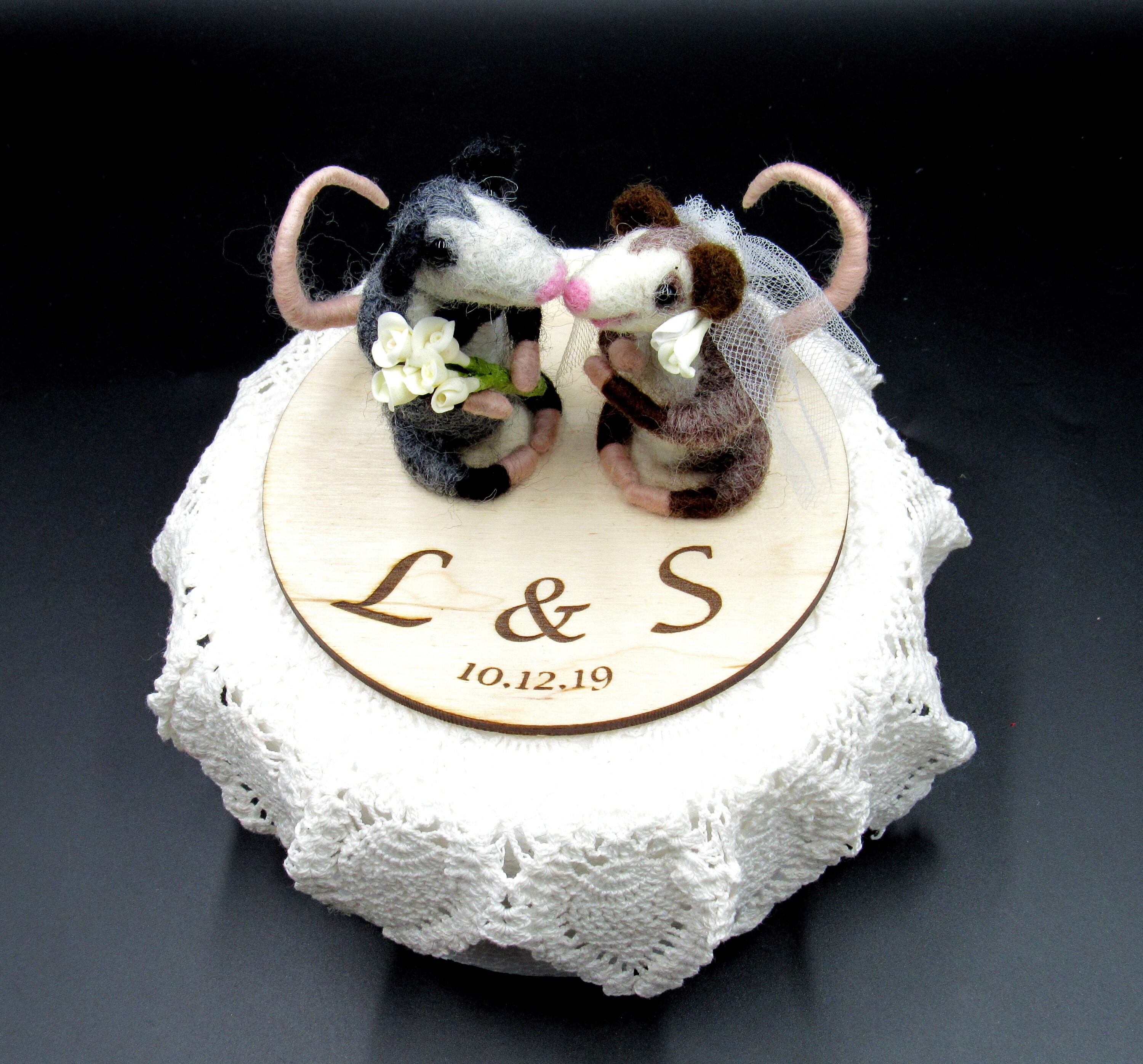Possum Wedding Cake Topper Opossum Groom and Bride Wedding Gift - Etsy