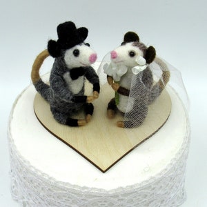 Possum Wedding Cake Topper Opossum Groom and Bride Wedding Gift - Etsy