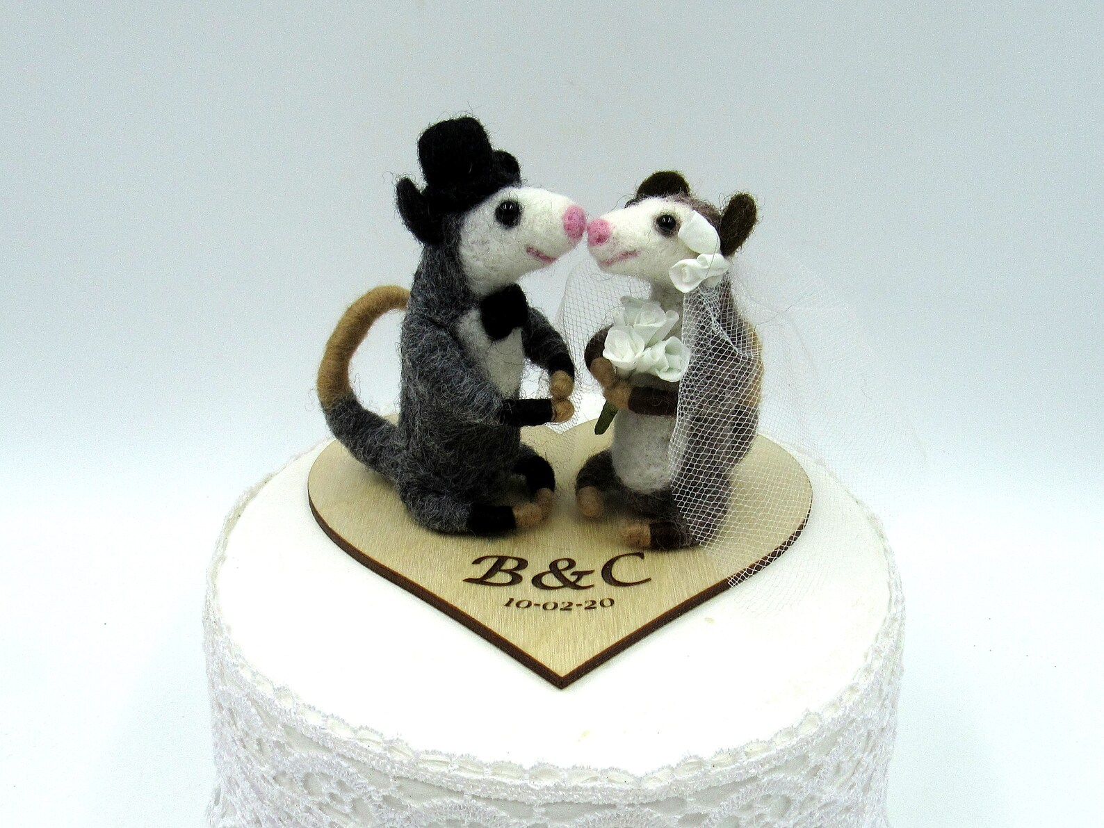 Possum Wedding Cake Topper Opossum Groom and Bride Wedding Gift - Etsy