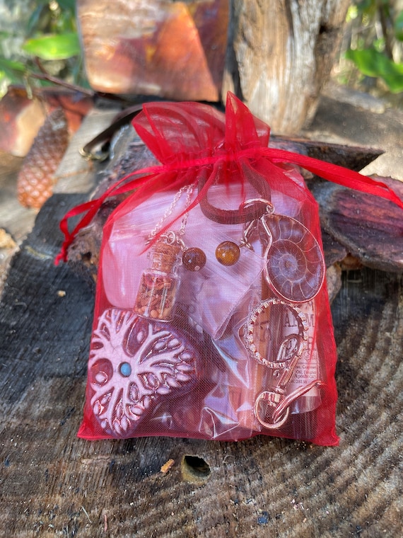 Custom Love Mojo Bag / Love Amulets and Talismans to Promote | Etsy