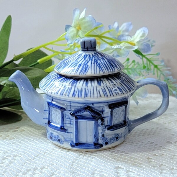 Cottage Tea Pot - Etsy