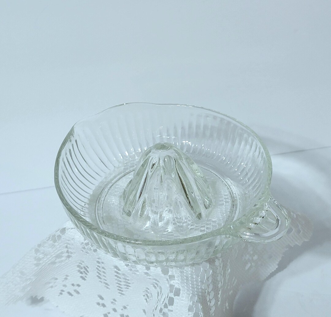 Vintage Clear Ribbed Glass Juice Reamer, Glass Hand Juicer With Spout ...