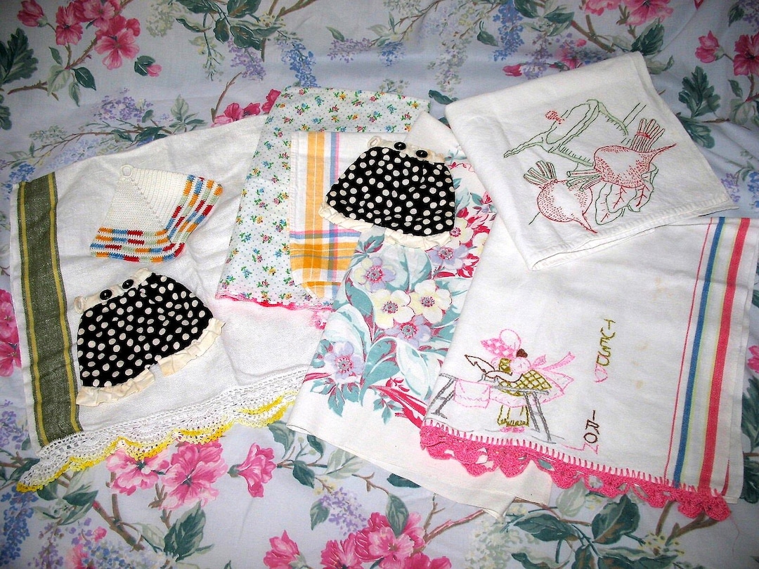 Lot of 9 Vintage Kitchen Towels + 3 Potholders Farmhouse 1940's and 50 ...