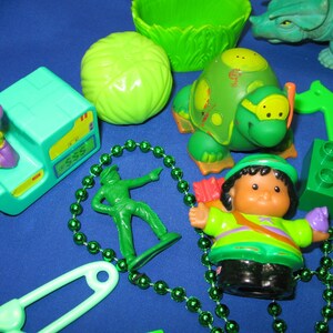 30 Piece Lot Green Plastic Junk Drawer Lot Random Bits and Bobs ...