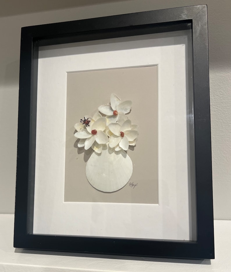 3-D Elegant White Seashell Floral Bouquet With Ladybug Sailors ...