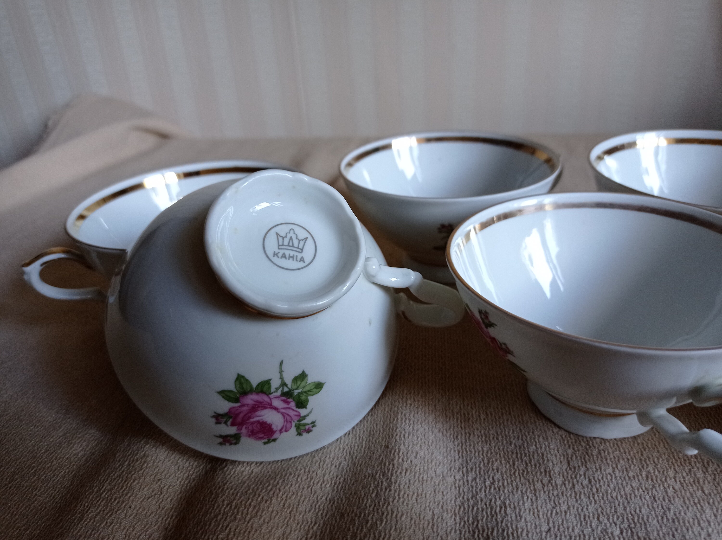 Vintage Porzellan Tee/Kaffee Tassen Set von KAHLA 6 Porzellan Teetassen mit Rosenmuster aus den ...