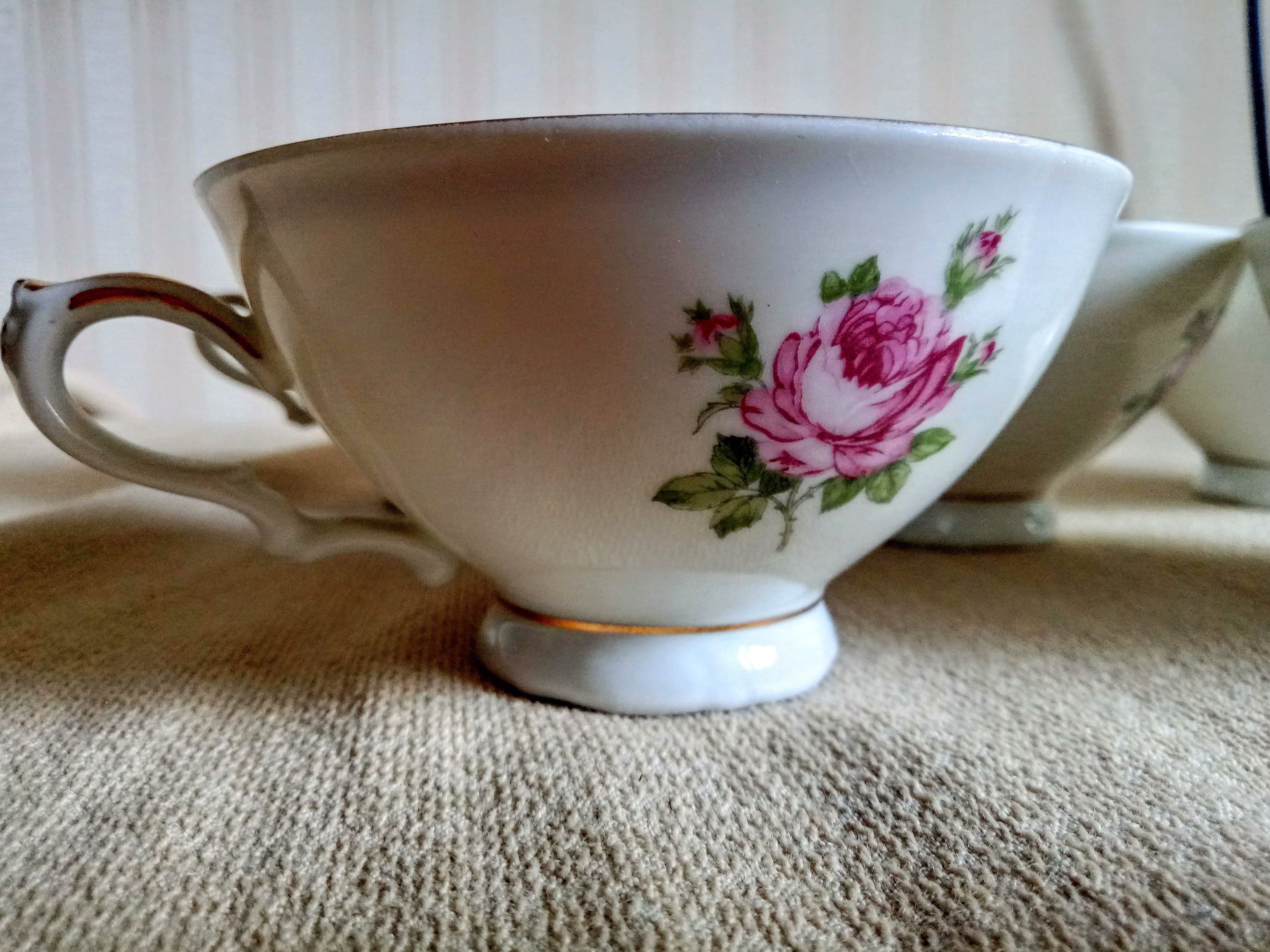 Vintage Porzellan Tee/Kaffee Tassen Set von KAHLA 6 Porzellan Teetassen mit Rosenmuster aus den ...