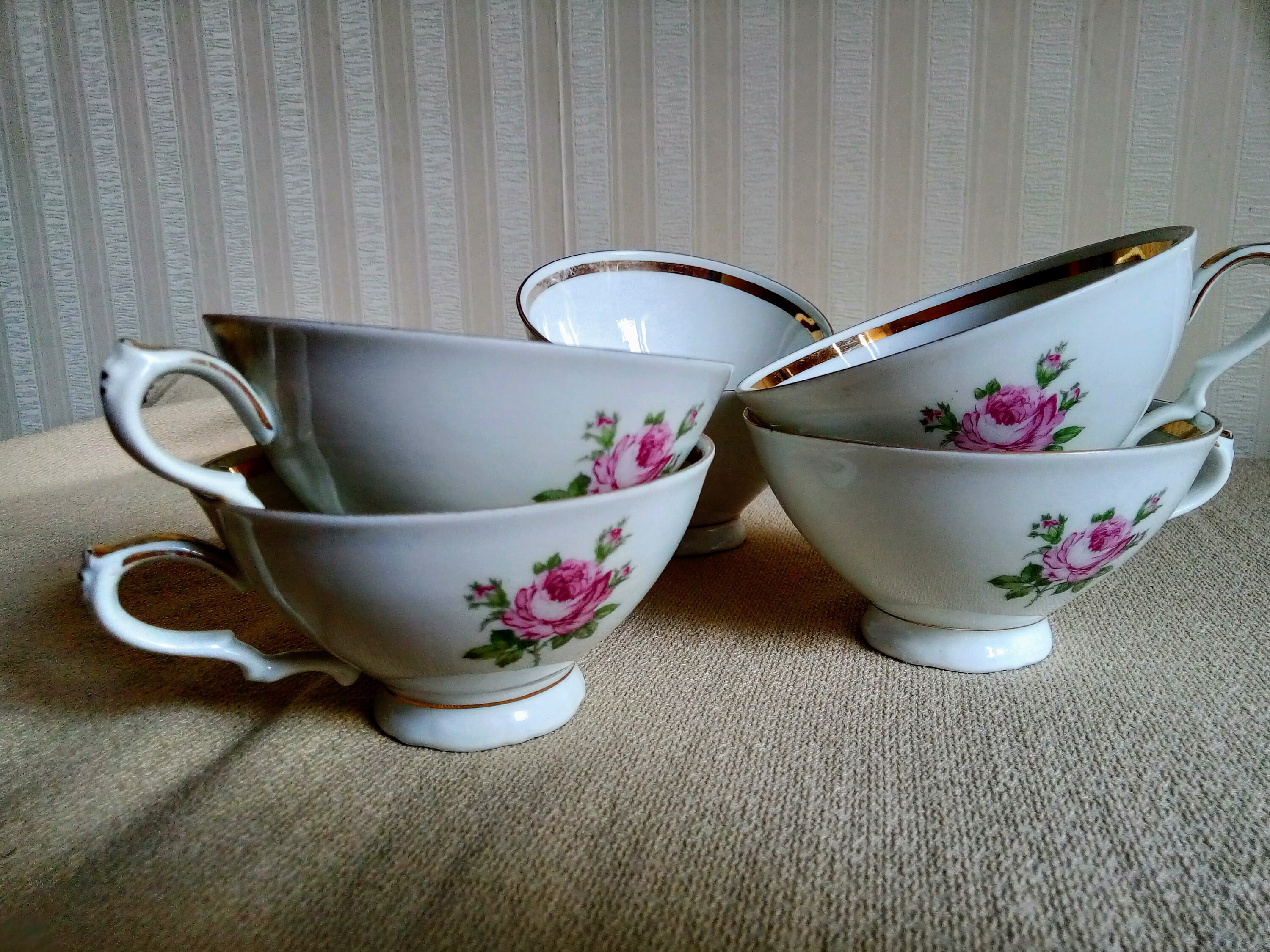 Vintage Porzellan Tee/Kaffee Tassen Set von KAHLA 6 Porzellan Teetassen mit Rosenmuster aus den ...