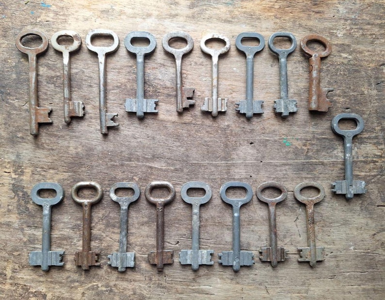 Vintage Metal Big Key, Rustic Skeleton Keys, Antique Keys, Barn Keys ...