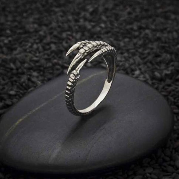 Raven Claw Ring - Etsy