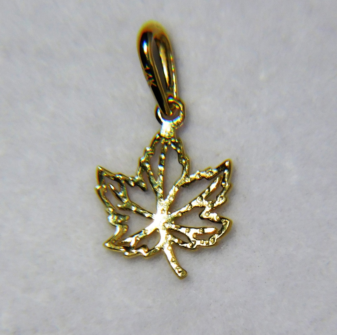 14k Solid Gold Maple Leaf Pendant 10.3 X 9.2 Mm - Etsy