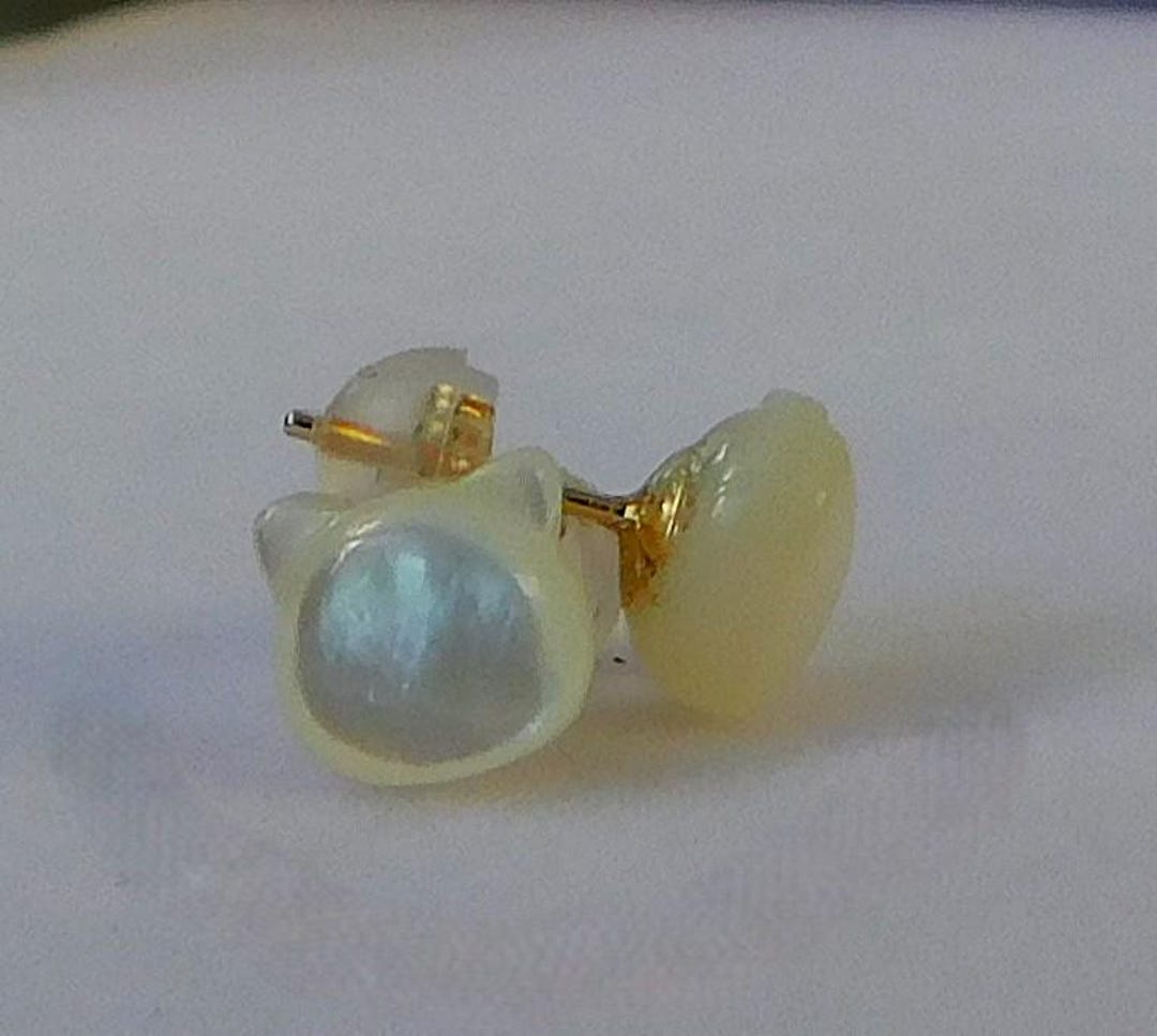 14k Solid Gold and Mother of Pearl Stud Cat Shaped Earrings - Etsy
