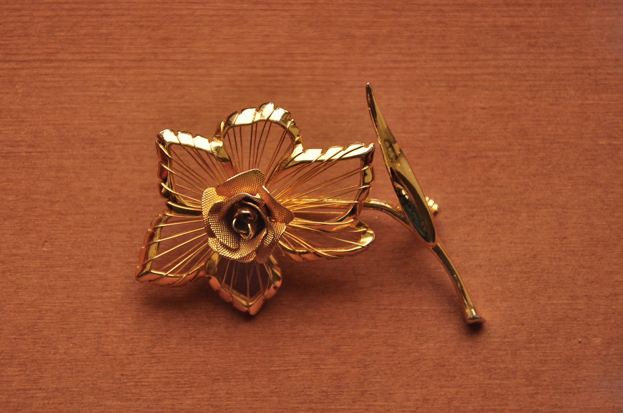 Golden Flower Pin Vintage, Brooks Jewelry, Gold Tone Brooch, Floral ...